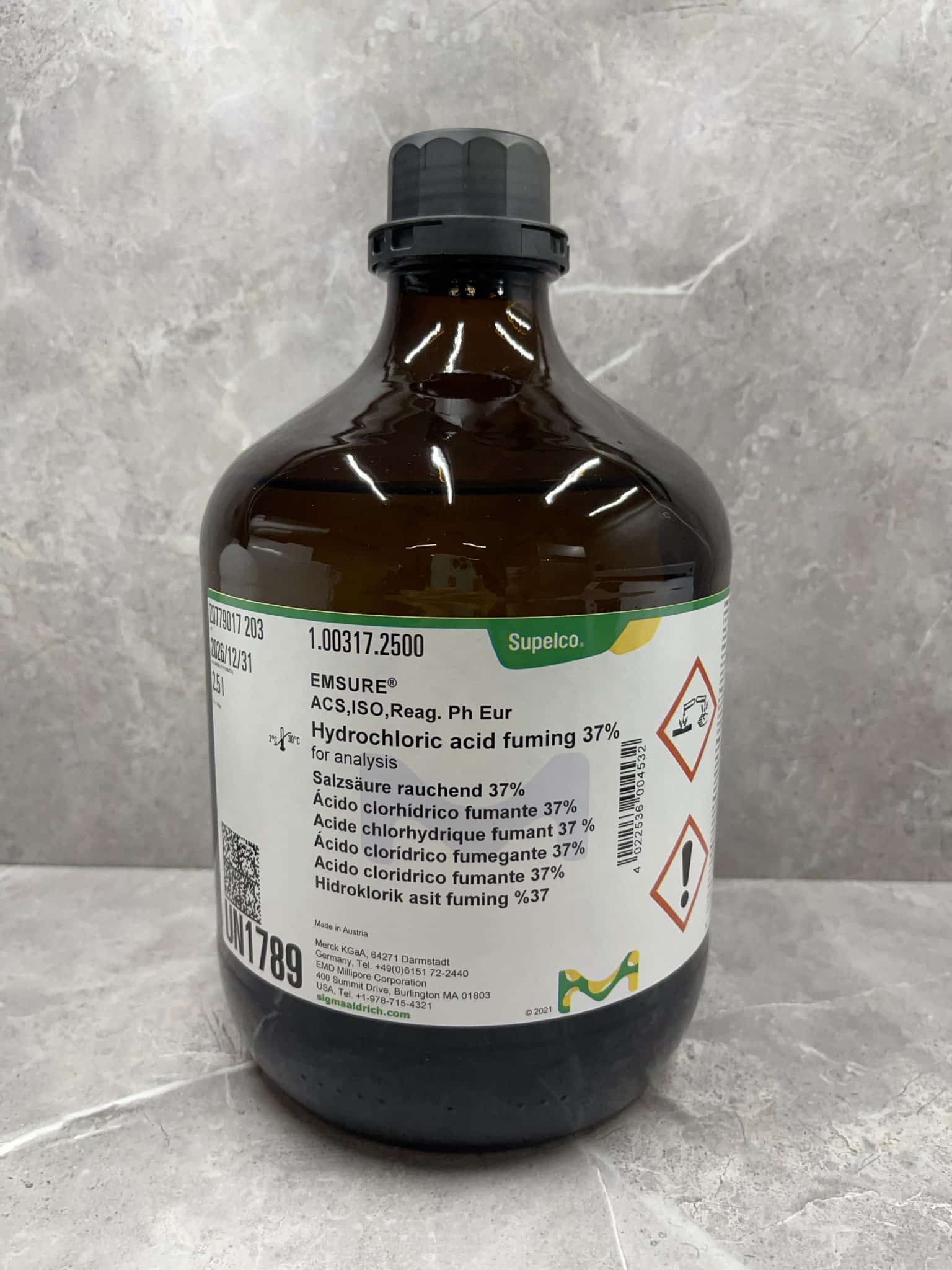 Hydrochloric acid fuming 37% 💎 راشا زیست